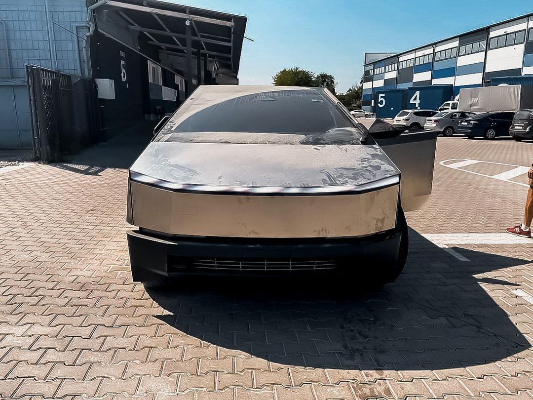 Перший реальний Tesla Cybertruck в Україні – відео