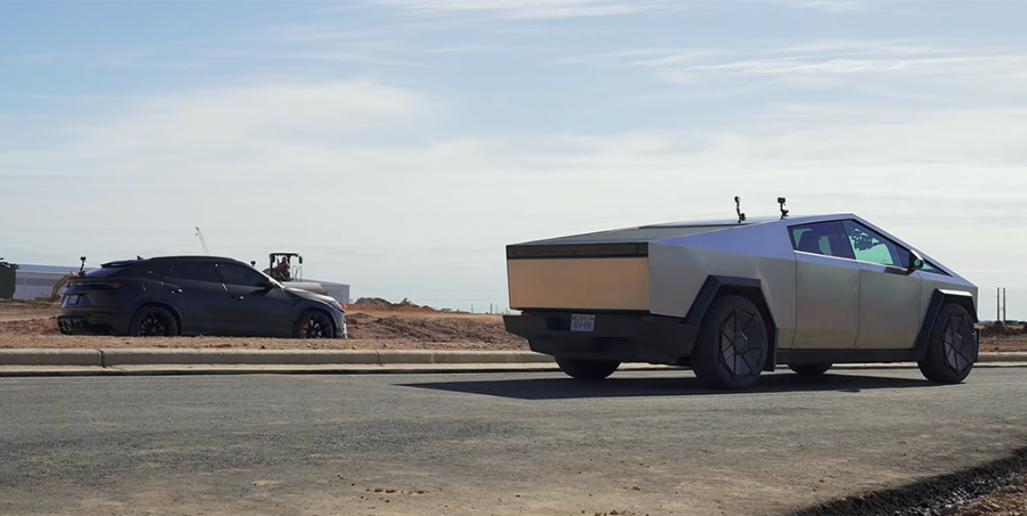 Tesla Cybertruck обігнав GMC Hummer EV та Lamborghini Urus (відео)