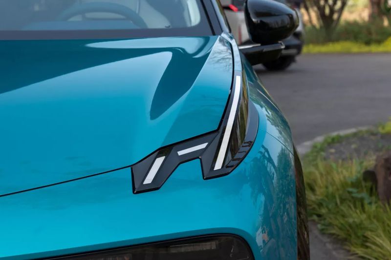 Придбати Zeekr X YOU 4-seat 66.5kWh 4WD AR-HUD ACC 2024 CN в Києві ...