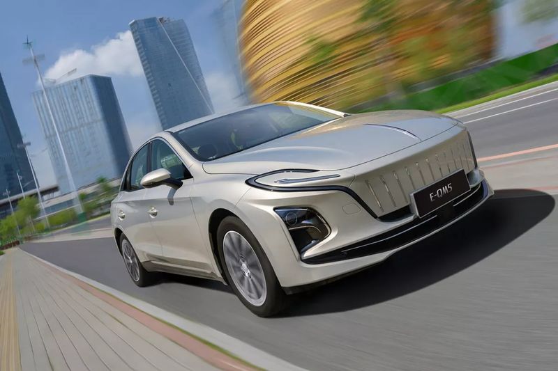 Купить Hongqi E-QM5 620KM PLUS 82.0 kWh FWD 2024 CN в Киеве - Nextcar