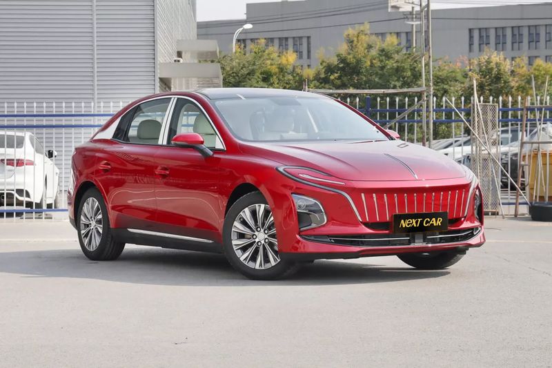 Придбати Hongqi E-QM5 620KM PLUS 82.0 kWh FWD 2024 CN в Києві - Nextcar