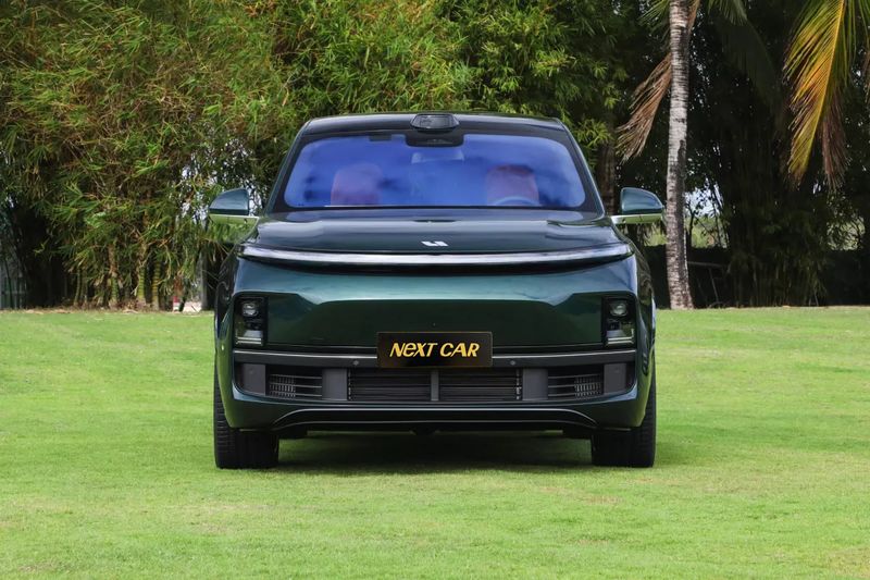 Придбати Li Auto Li L8 Hybrid PHEV 1.5 SSR Max 52.3 kWh Ultra 4WD 2024 ...