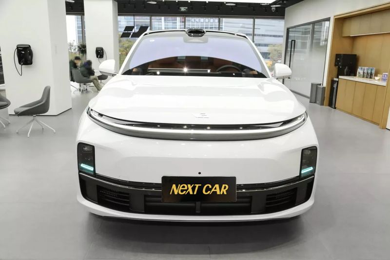 Придбати Li Auto Li L7 Hybrid PHEV 1.5 SSR Max 52.3 kWh Ultra 4WD 2025 ...