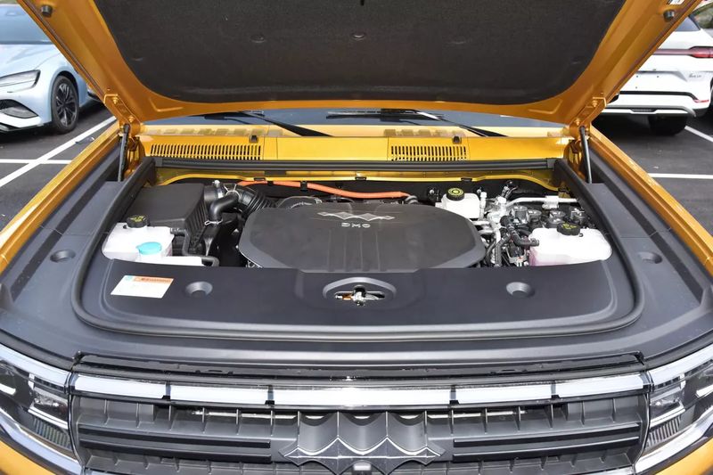 Придбати BYD Leopard 5 DMO PHEV 31.8 kWh 125km 1.5Ti CVT 4WD Flagship ...