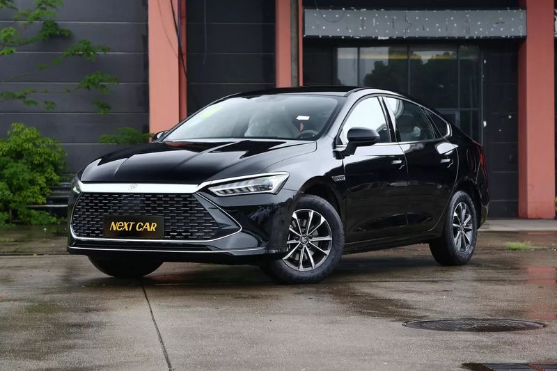 Придбати BYD Qin Plus DM-i PHEV 18.3 kWh 120km 1.5i CVT FWD Excellent ...