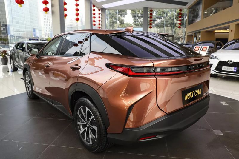 Купить Lexus RZ 450e Direct4 71.0 kWh 450km AWD Vertical Collar 2024 CN ...