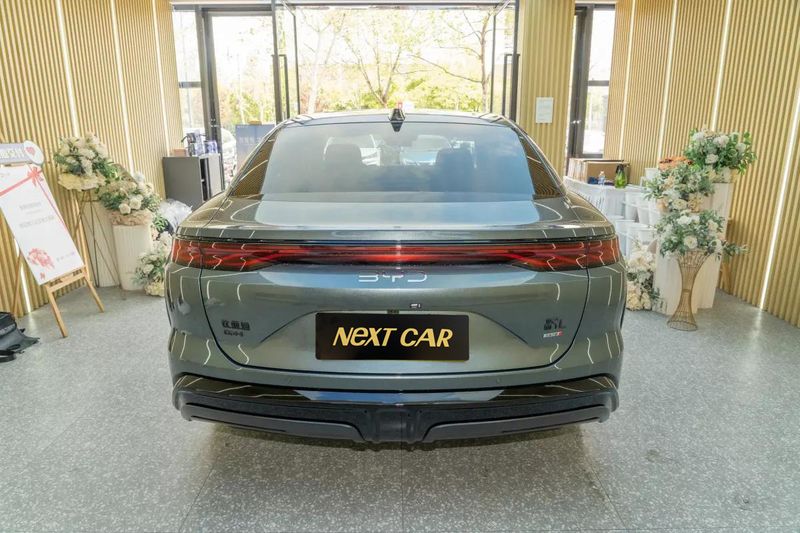 Купить BYD Han L DM-i PHEV 29.4 kWh 180km 1.5Ti EHS 4WD LiDAR Flagship ...