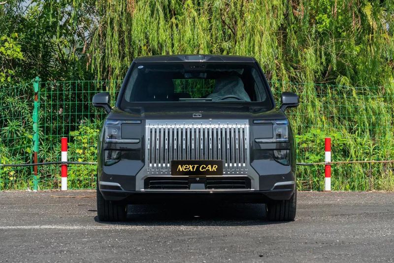 Придбати Zeekr 9X PHEV 2.0 DHT Max 55.0 kWh Ultra 6s Dual Motor 2026 CN ...