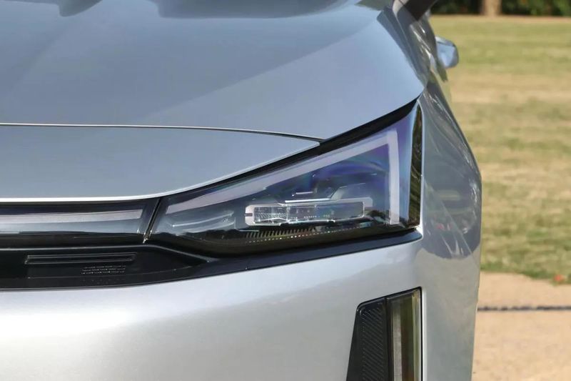 Придбати Geely Galaxy L6 (MY25) EM-i PHEV 19.1 kWh 140KM 1.5i 3DHT FWD ...