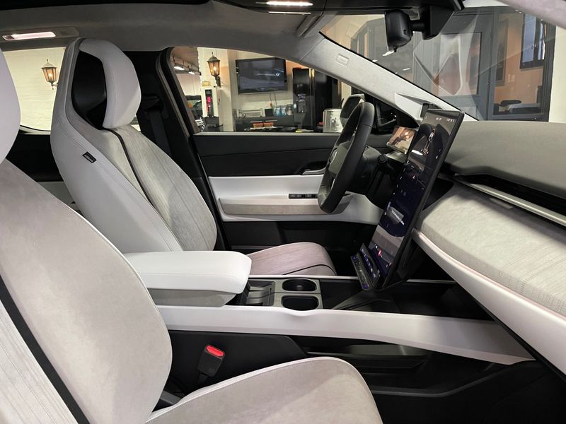 Придбати Fisker Ocean Extreme 113.0kWh AWD 2023 в Києві - Nextcar